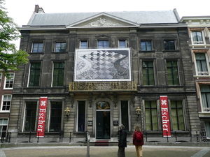 Escher on Display - EscherMath